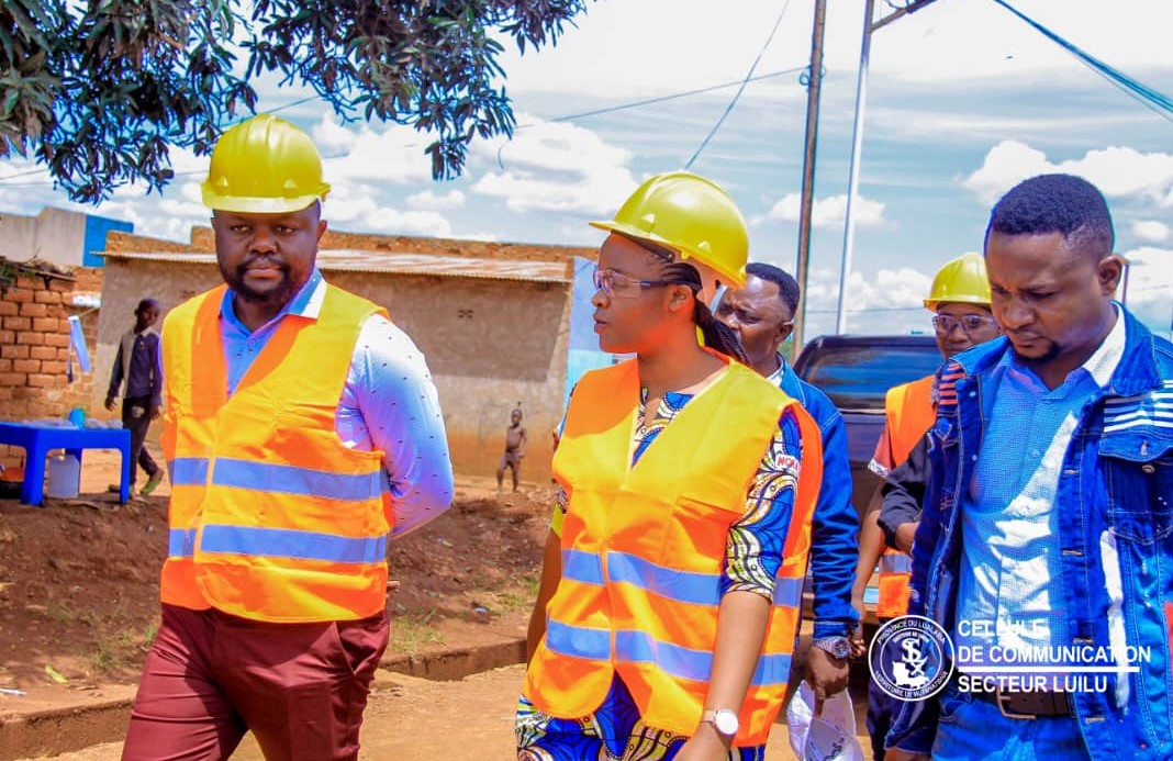 Secteur de Luilu : Betty Kyando Katote lance les travaux d’asphaltage ...